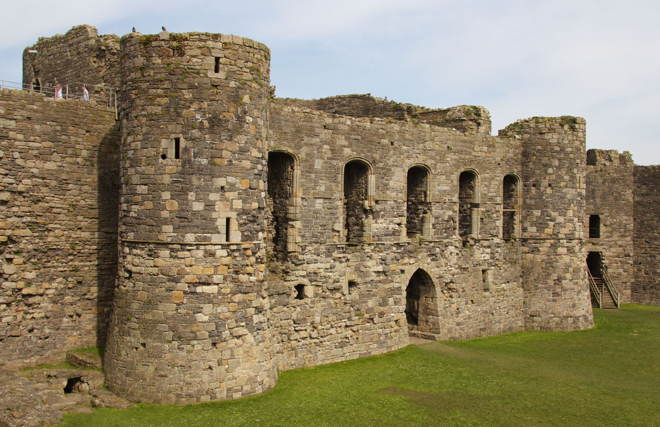Beaumaris - Royal Castle - Ancient and medieval architecture