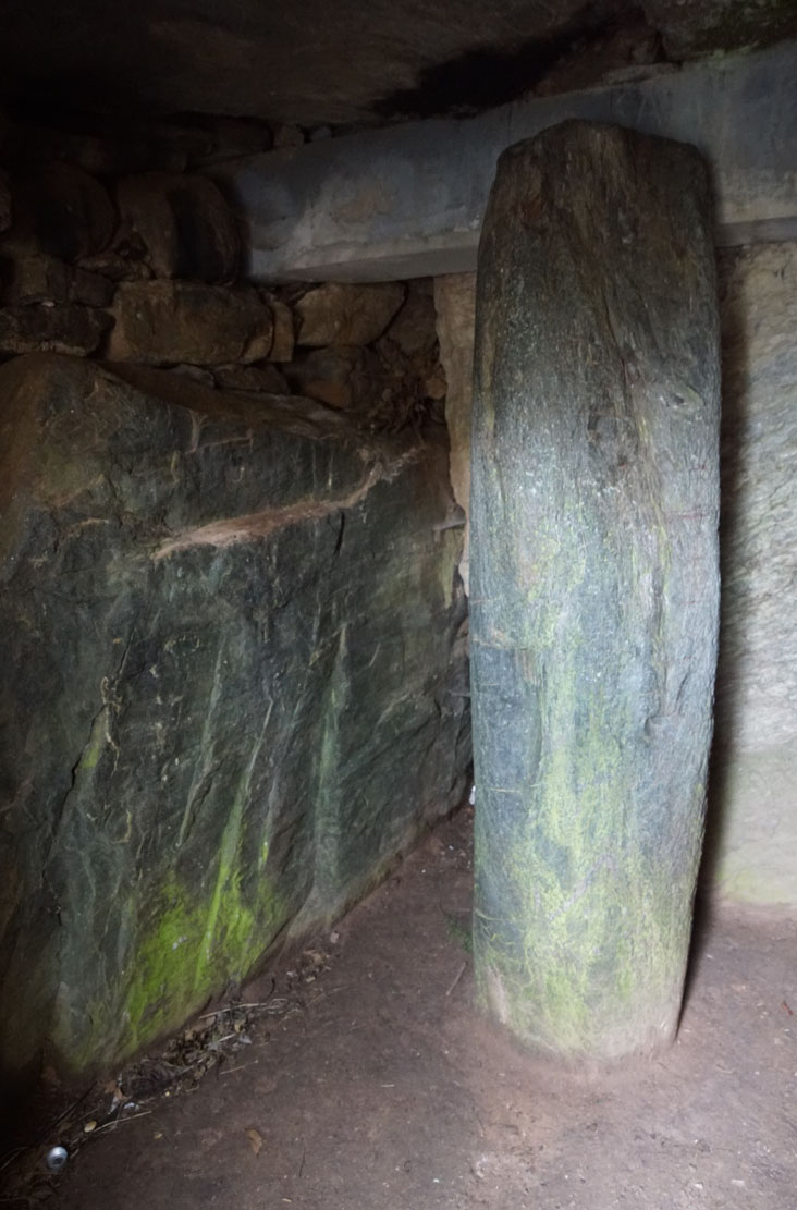 Bryn Celli Ddu - Neolithic tomb - Ancient and medieval architecture