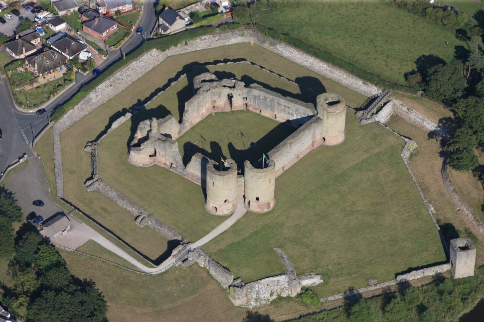 Rhuddlan - castle - Ancient and medieval architecture