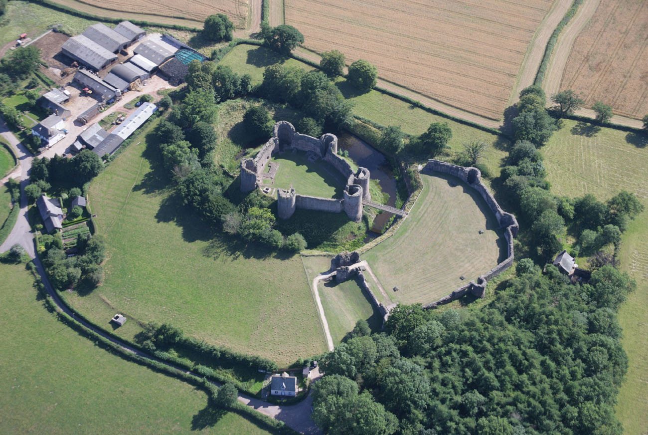 Whitecastle - White Castle - Ancient and medieval architecture