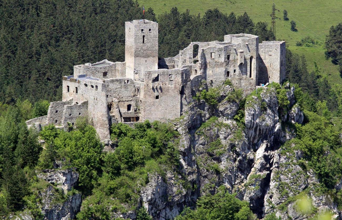 Strečno - Strečno Castle - Ancient and medieval architecture