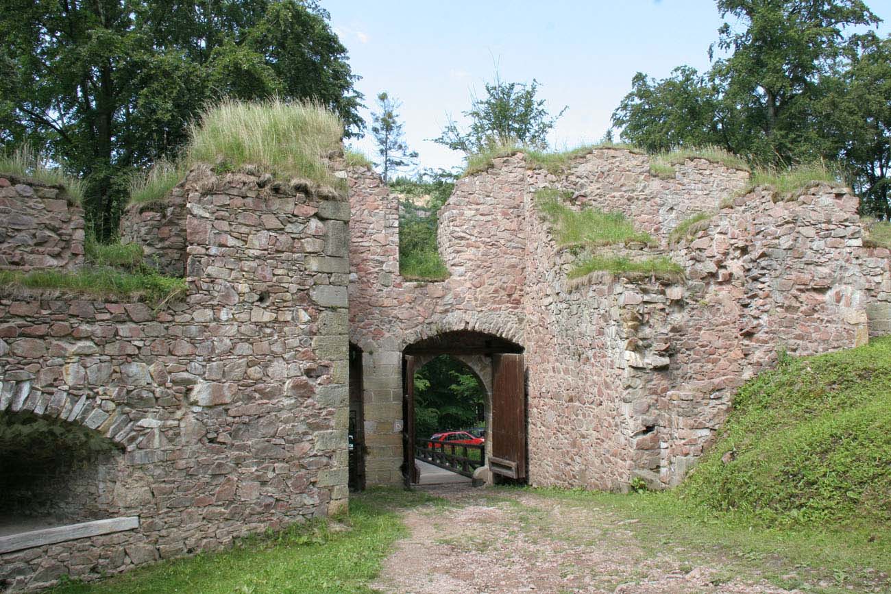 Litice nad Orlicí - zamek - Architektura średniowiecza i starożytności