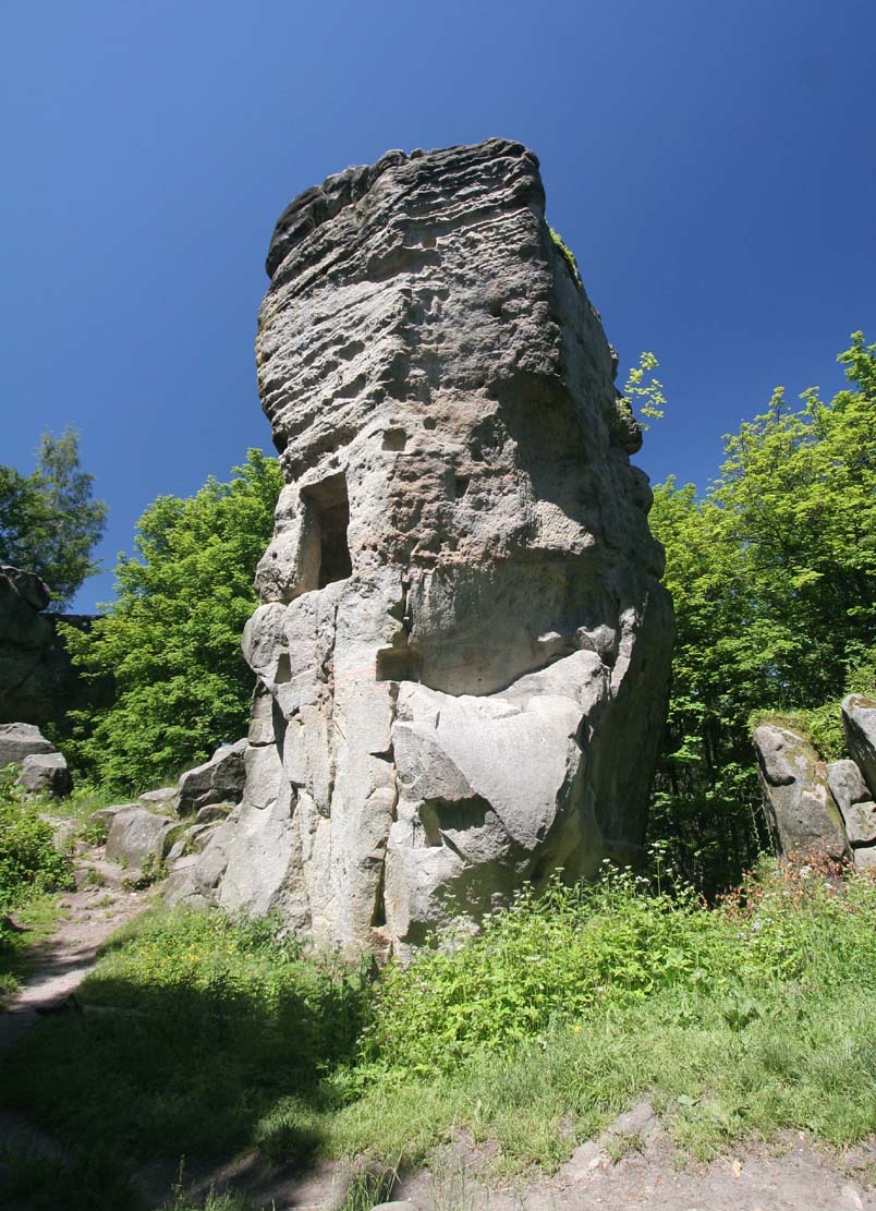 Skály - zamek Katzenstein - Architektura średniowiecza i starożytności