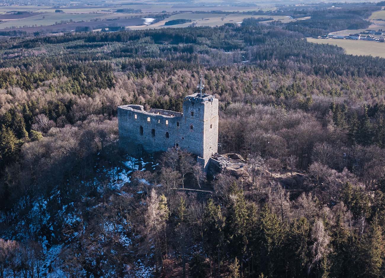 Starý Plzenec - zamek Radyně - Architektura średniowiecza i starożytności
