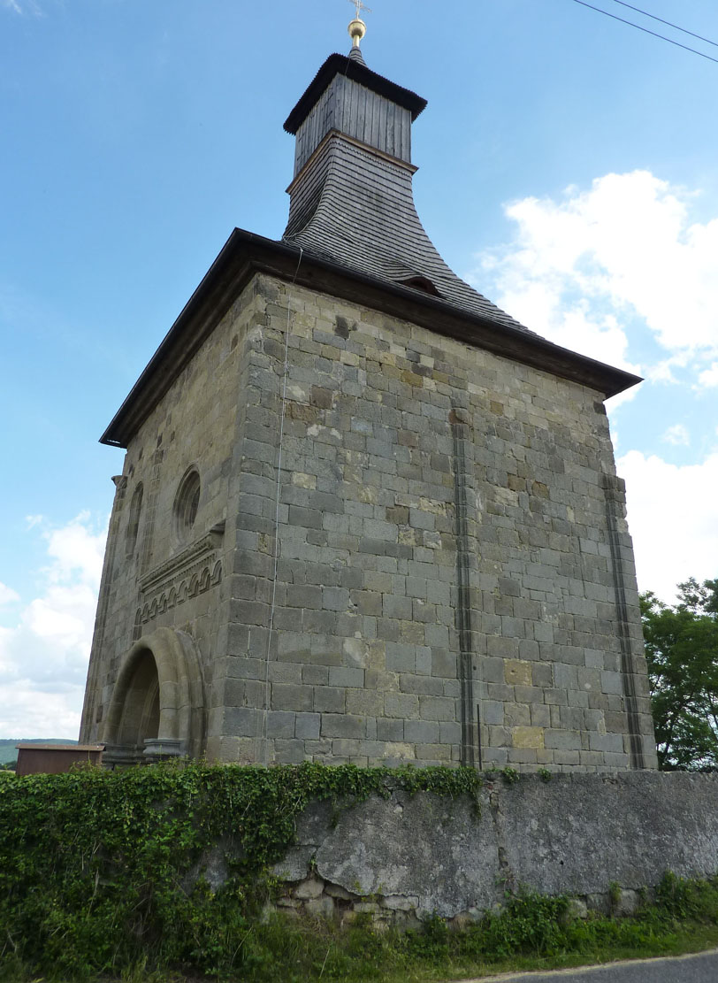 Vinec - kościół św Mikołaja - Architektura średniowiecza i starożytności