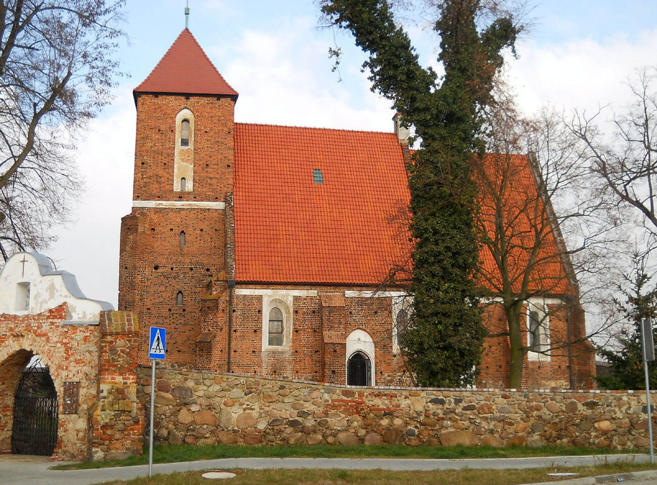 Przyczyna Górna - kościół św Jerzego - Architektura średniowiecza i ...