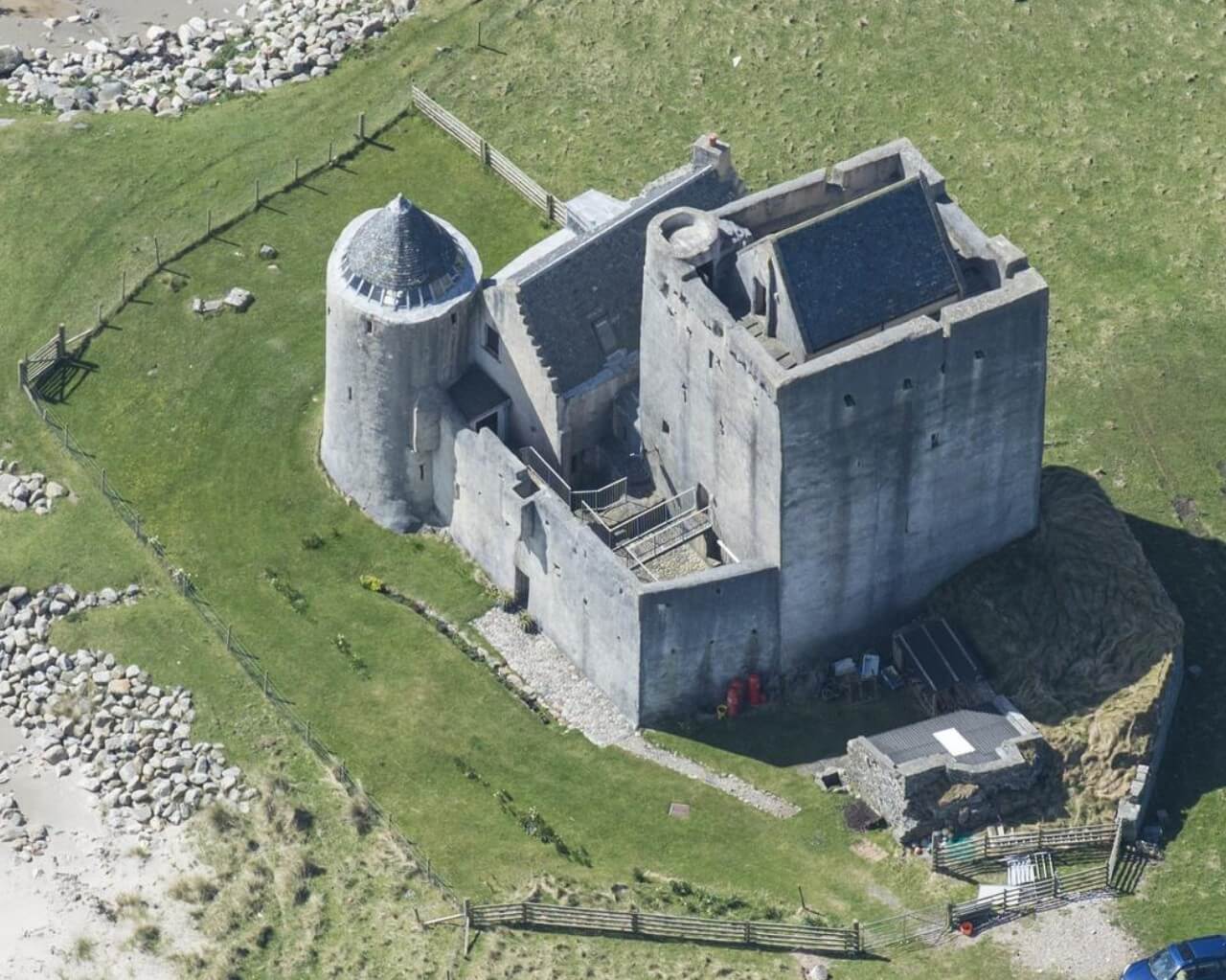 Breachacha - zamek - Architektura średniowiecza i starożytności