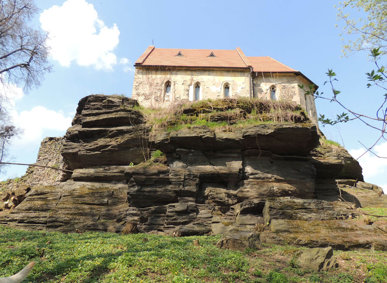 Lochy - kościół św Bonifacego - Architektura średniowiecza i starożytności