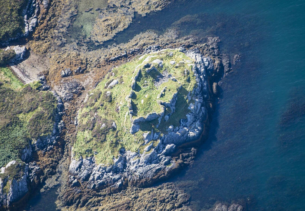 Calvay - zamek - Architektura średniowiecza i starożytności