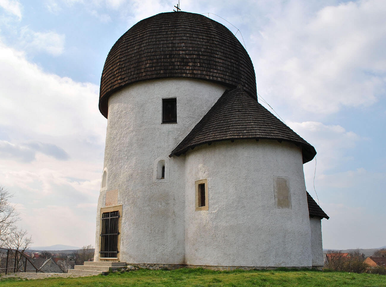Öskü - rotunda - Architektura średniowiecza i starożytności