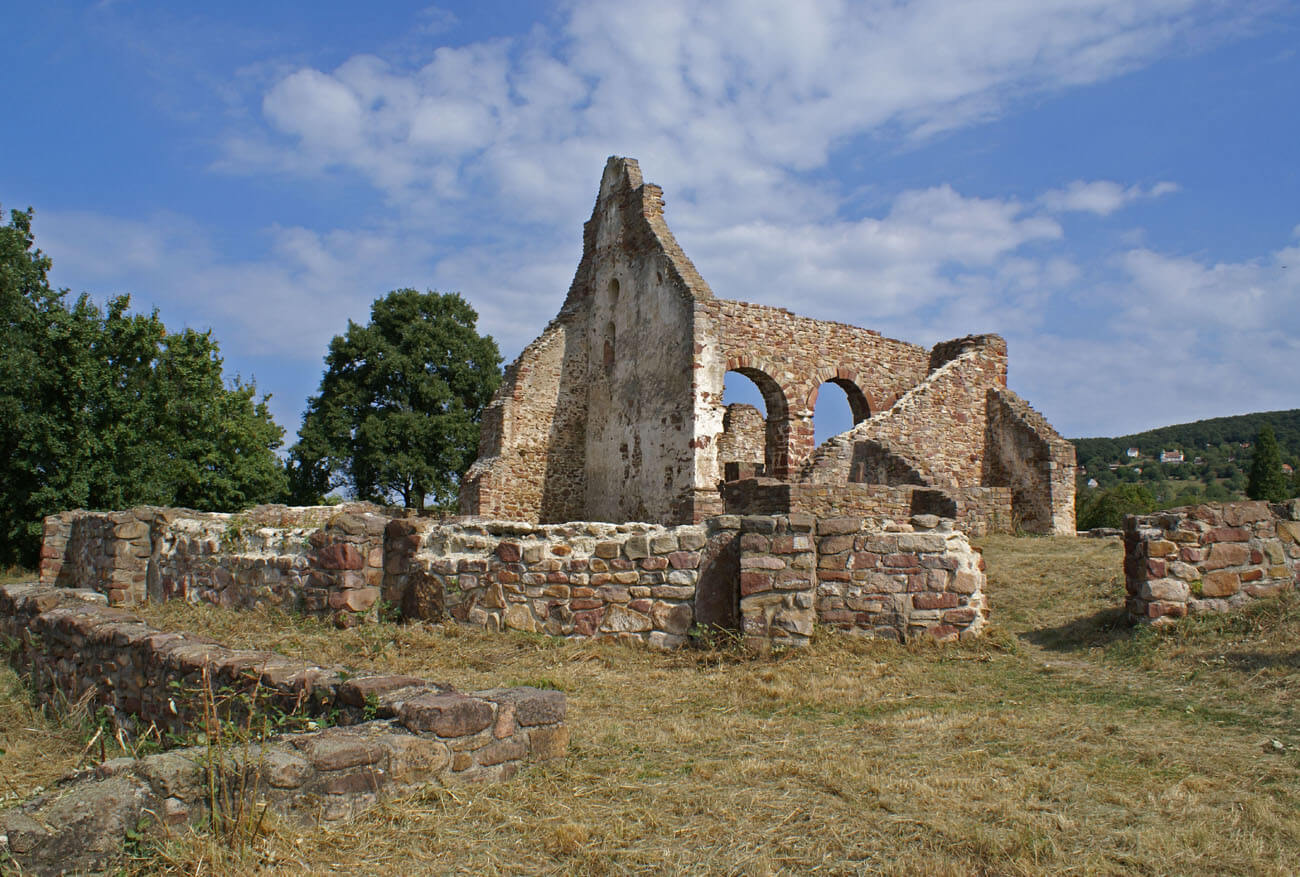 Révfülöp - kościół Ecsér - Architektura średniowiecza i starożytności