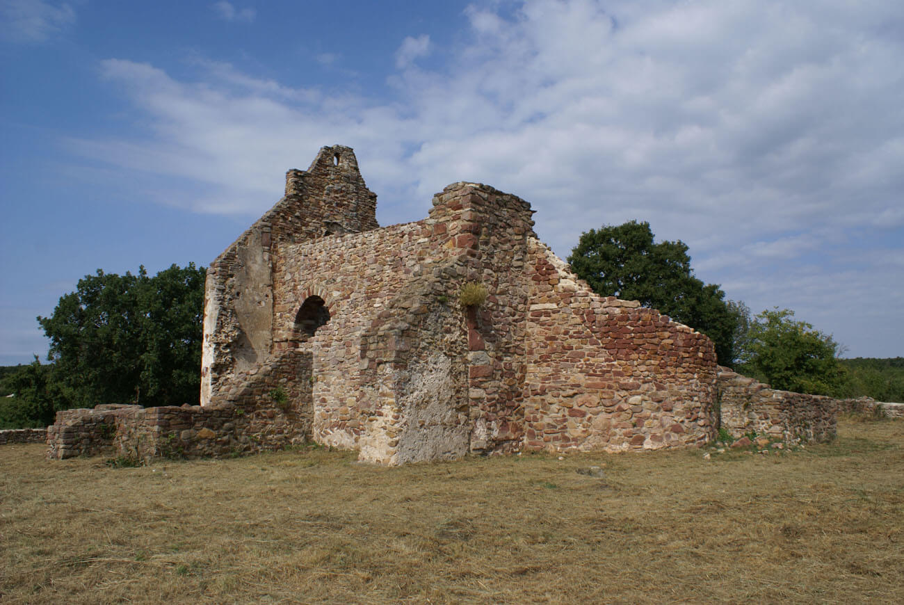 Révfülöp - kościół Ecsér - Architektura średniowiecza i starożytności