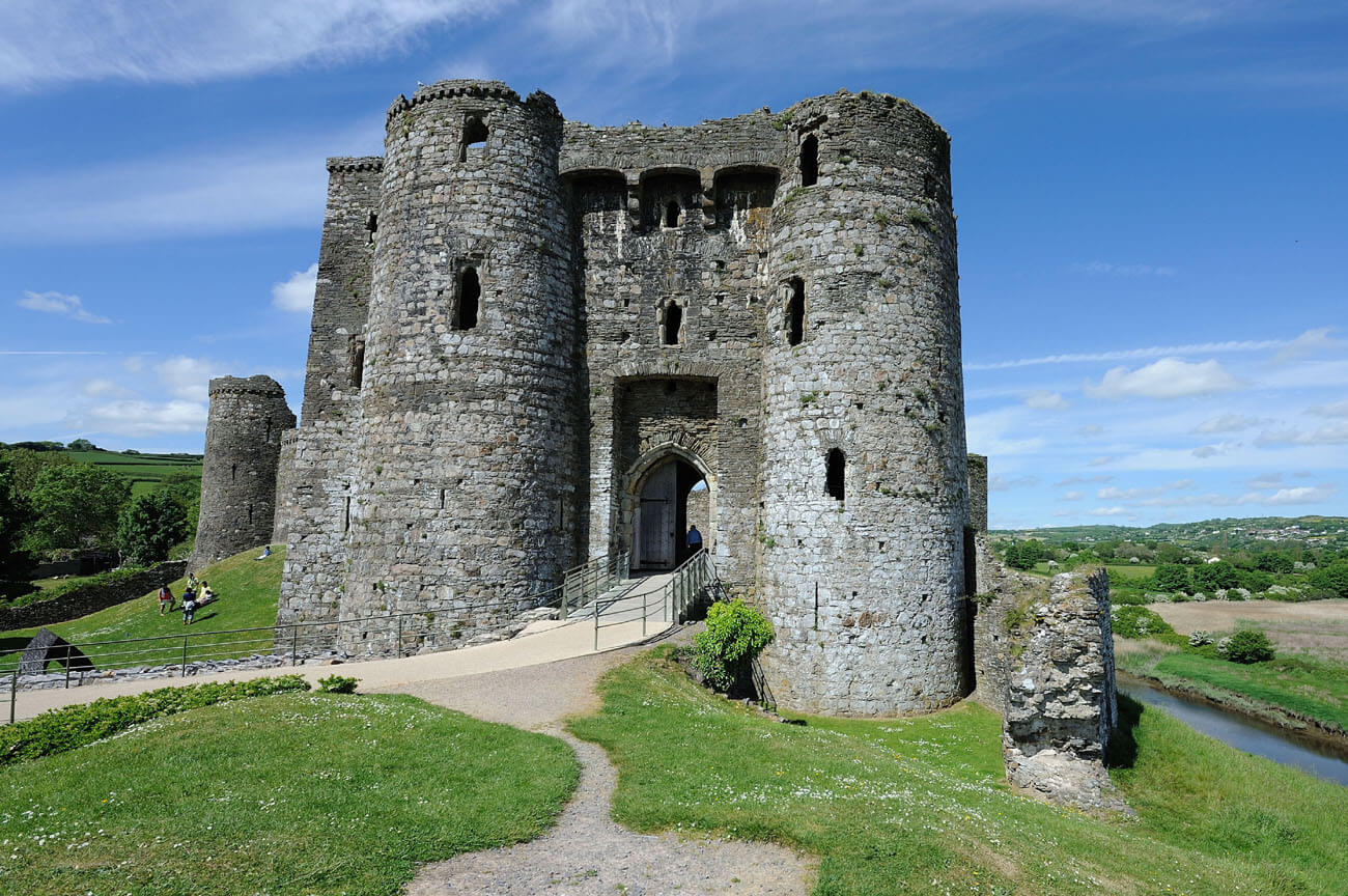Kidwelly - castle - Ancient and medieval architecture