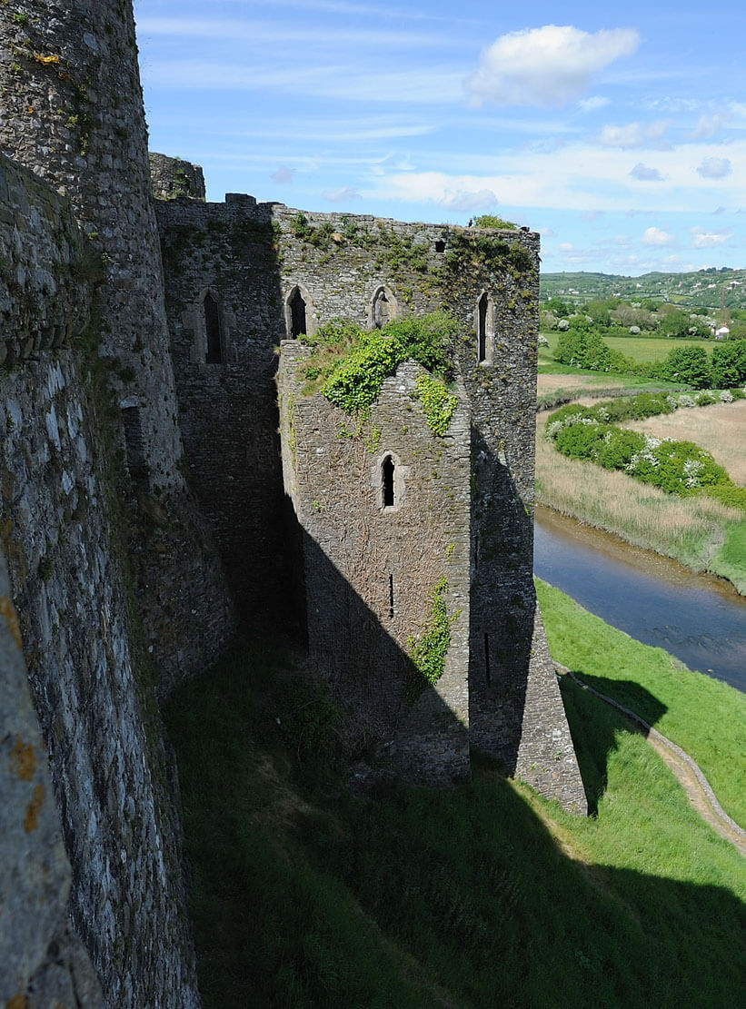 Kidwelly - castle - Ancient and medieval architecture