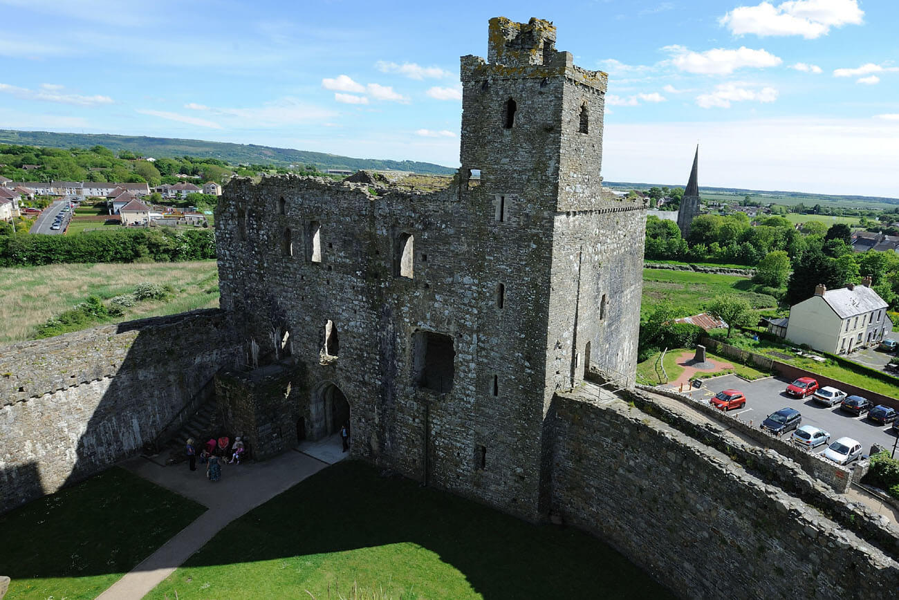 Kidwelly - castle - Ancient and medieval architecture