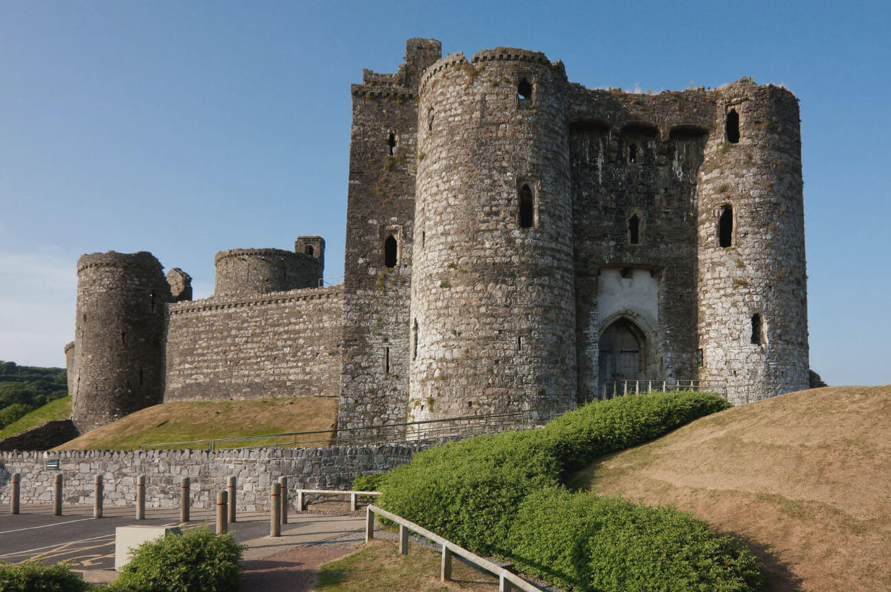 Kidwelly - castle - Ancient and medieval architecture